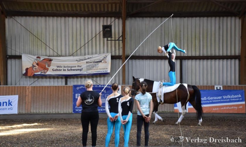 Hessische Meisterschaften im Voltigieren in Dornheim | Verlag Dreisbach ...