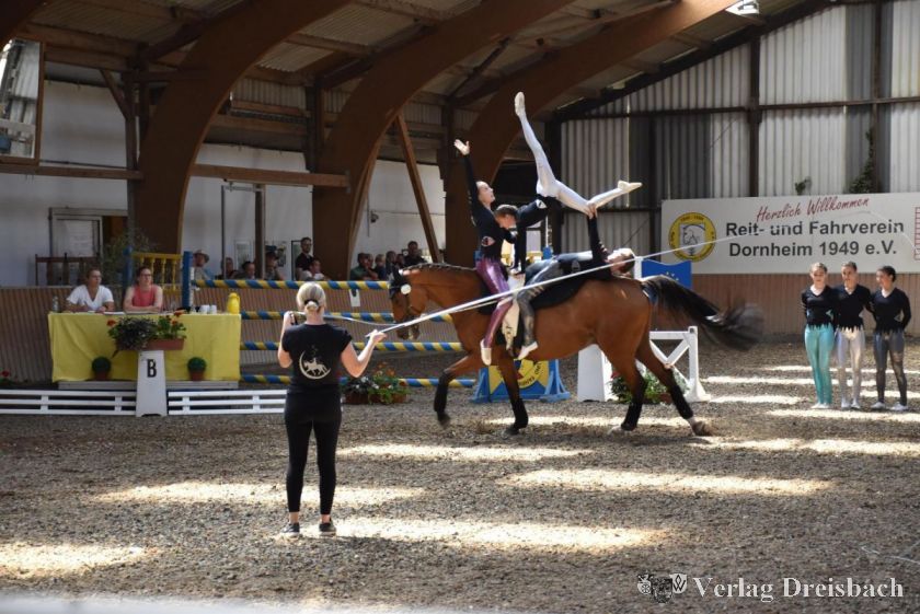 Hessische Meisterschaften im Voltigieren in Dornheim | Verlag Dreisbach ...